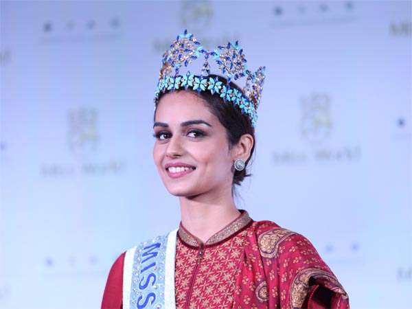 Manushi Chillar Turns Traditional For A Press Meet In New Delhi ...