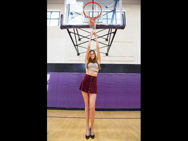 Meet The Girl With The Longest Legs! - Boldsky.com