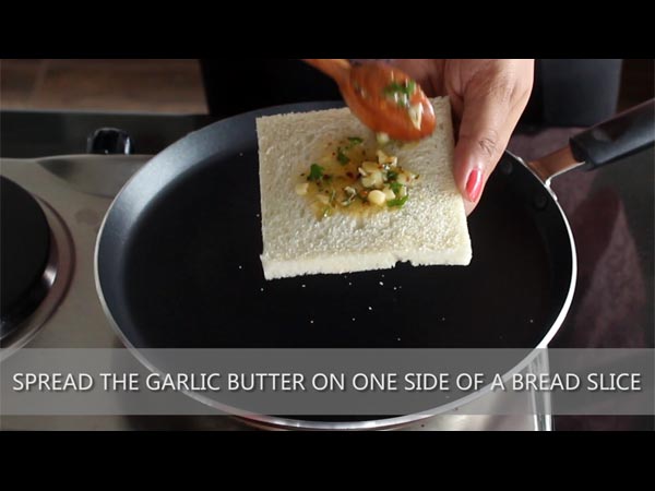 Tawa Garlic Bread Recipe: How To Prepare Garlic Bread At Home - Boldsky.com