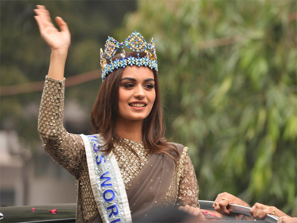 Manushi Chillar Became The Royal Diva At A Parade In New Delhi ...