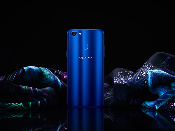 Unbox Valentine's Day Gifts - Under The Ultimate Eye of OPPO! - Boldsky.com