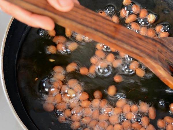 Healthy Snacks: How To Make Avarekai Mixture - Boldsky.com