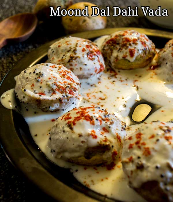 How To Prepare Moong Dal Dahi Vada Recipe - Boldsky.com