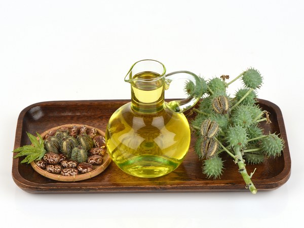 8 Beauty Benefits Of Castor Oil That You Probably Didn't Know - Boldsky.com