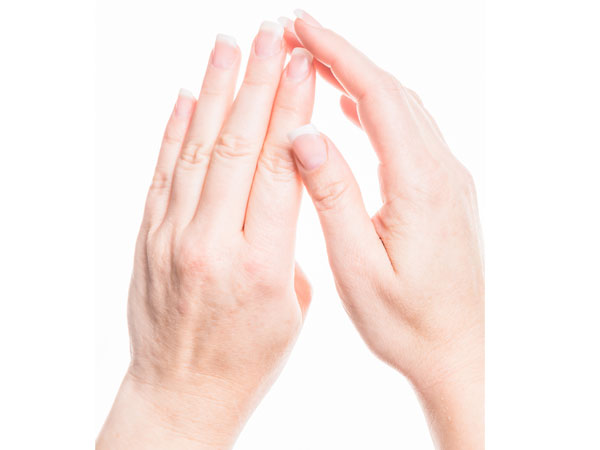 Try These Amazing Remedies For Treating Wrinkles On Hands - Boldsky.com