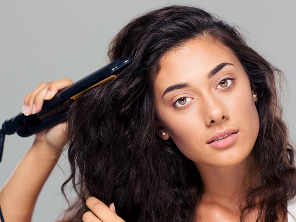 How To Deal With Your Hair In Humidity - Boldsky.com