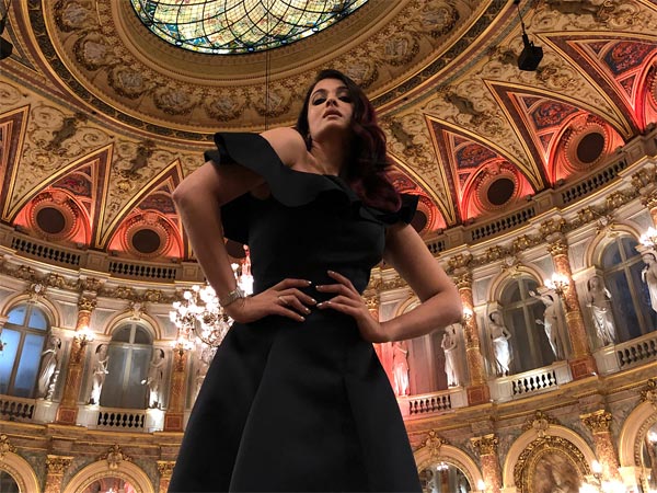 Aishwarya Rai Bachchan Looks So Divine That We Are At A Loss For Words ...