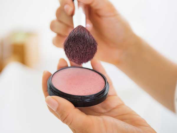 Mix These Ingredients And Make Your Own Blush At Home - Boldsky.com