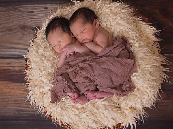 A Woman With 2 Wombs Conceives At Same Time And Also Delivers The Twins ...