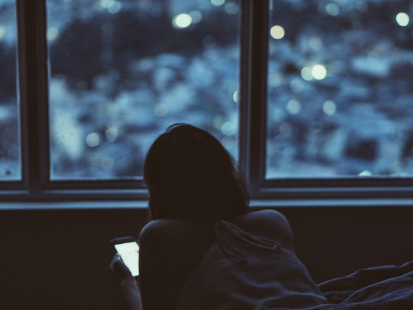 12 Harmful Effects Of Electronic Gadgets On Human Health - Boldsky.com