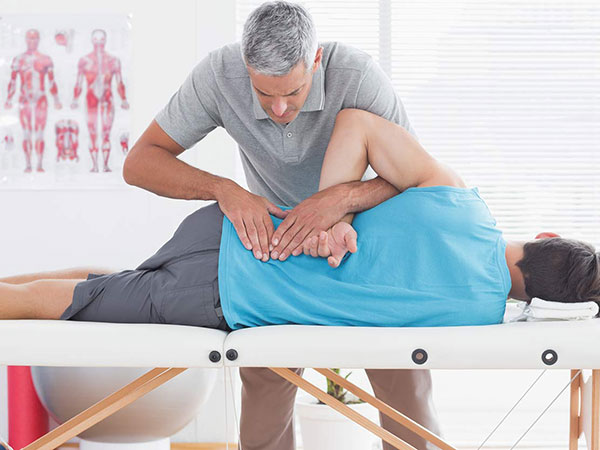 Everything You Need To Know About Chiropractic Care - Boldsky.com