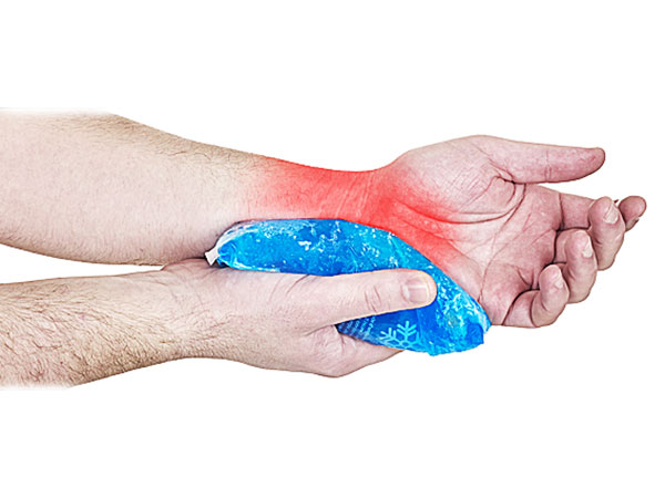 Sprained Wrist: Types, Symptoms And Treatment - Boldsky.com