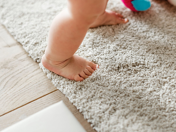 How To Deal With In-Toeing And Out-Toeing In Children - Boldsky.com