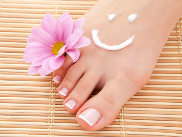 Different Types Of Pedicures To Pamper Your Feet - Boldsky.com