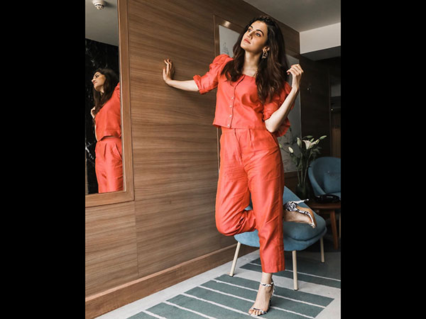 Taapsee Pannu's Stunning Outfits For Game Over - Boldsky.com