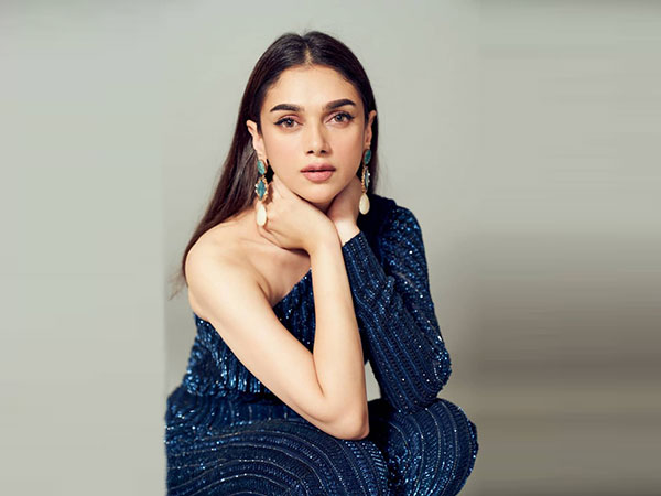 Aditi Rai Hydari's Photoshoot In A Shimmery Jumpsuit - Boldsky.com