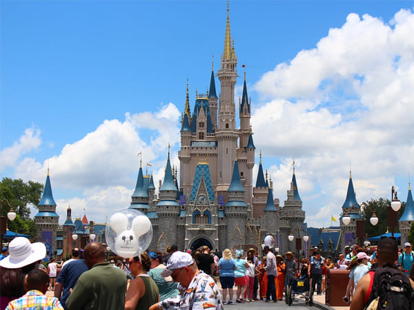 Twitterati Argue About Childless Millennials Going To Disney - Boldsky.com