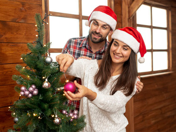 Here’s How You Can Celebrate A Wonderful Christmas With Your Partner, 7 ...