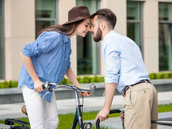 10 Tips To Be More Romantic For Your Partner - Boldsky.com