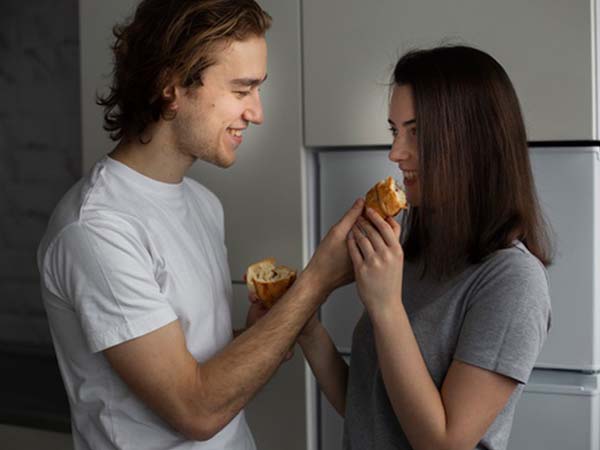 10 Tips To Be More Romantic For Your Partner - Boldsky.com