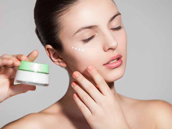 How To Protect Your Skin While Wearing A Mask - Boldsky.com