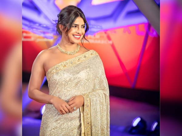 Bollywood Divas Who Paired Their Pretty Saree With Strapless Blouse ...