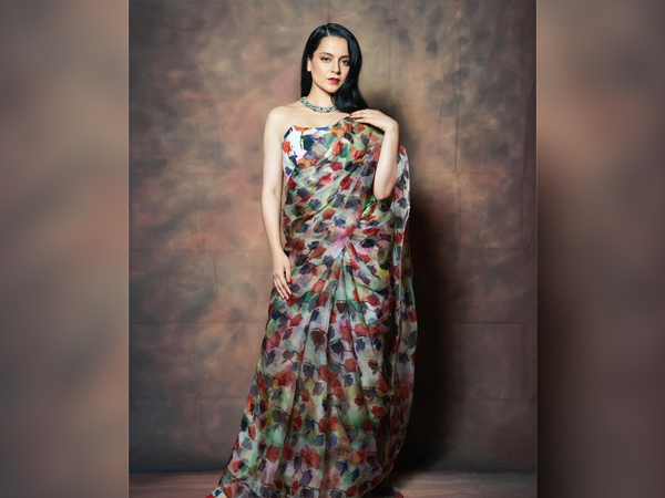 Bollywood Divas Who Paired Their Pretty Saree With Strapless Blouse ...