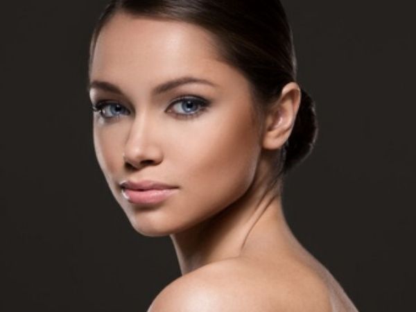 7 Effective Tips To Get Rid Of Dark Lips Naturally - Boldsky.com