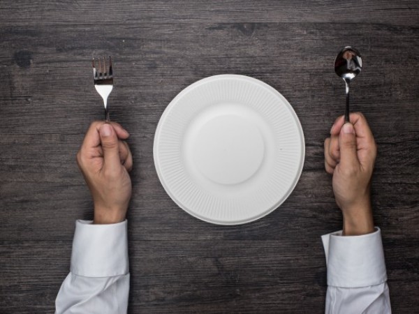 What Is Refeeding Syndrome? Its Symptoms, Risk Factors And Treatment ...