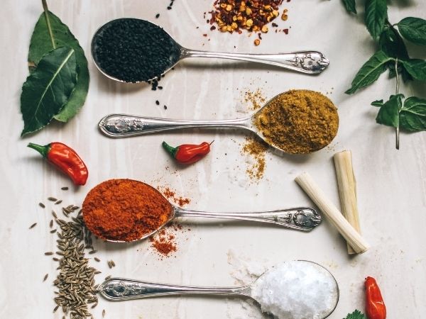 What Is The Shelf Life Of Spices & How To Store Them? - Boldsky.com