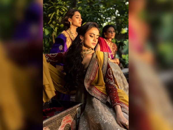 Anju Modi’s Latest Collection And Digital Show At The FDCI India ...