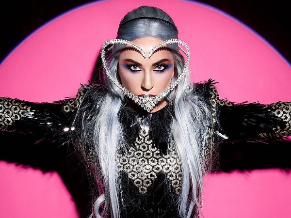 Lady Gaga Flaunts Three Eye Shadow Colours In Her Latest Post - Boldsky.com