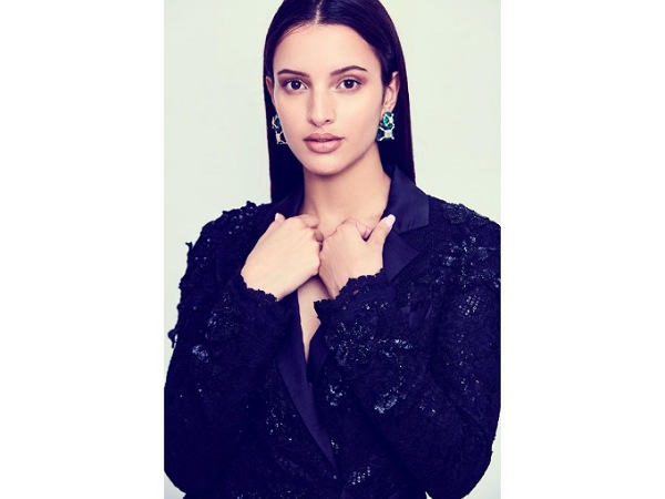 Bulbbul Actress Tripti Dimri’s Embellished Pantsuit On Instagram ...