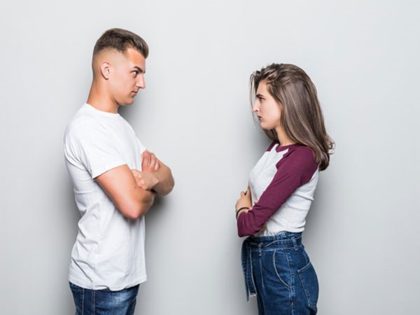 What Is Benching? Here's All You Need To Know About This New Dating ...