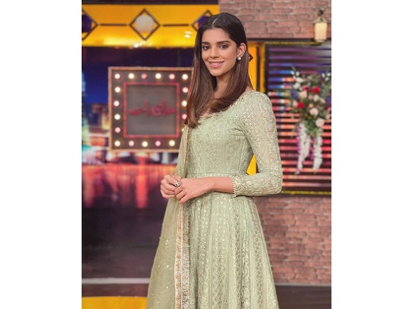 Zindagi Gulzar Hai Actress Sanam Saeed’s Ethnic Outfit On Her Instagram ...