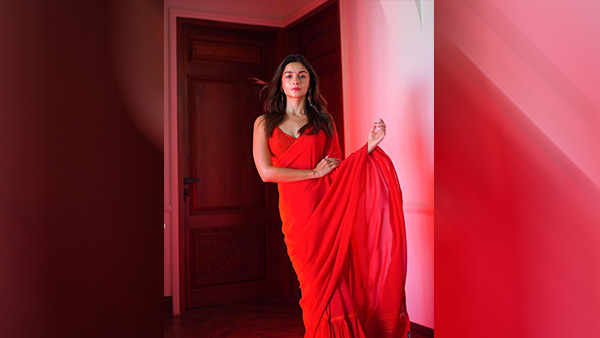 Alia Bhatt Takes Our Breath Away With Her Red Lehenga Saree At The RRR ...