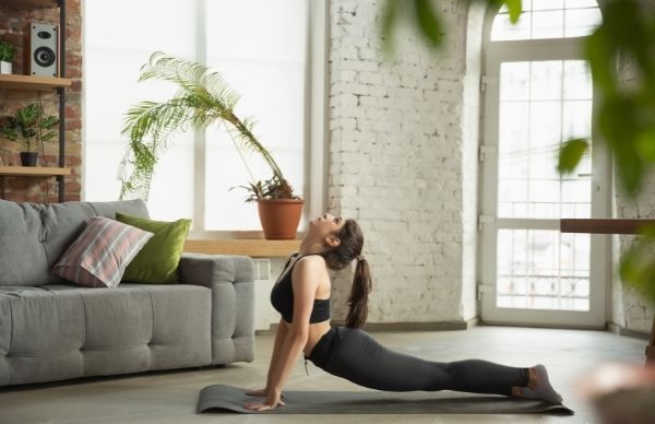 11 Common Yoga Mistakes And How To Avoid Them - Boldsky.com