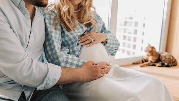 What Is Couvade Syndrome Among Expectant Fathers? Causes, Symptoms And ...