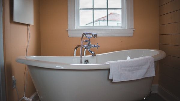 Is Bathing Everyday Necessary For Good Health? - Boldsky.com