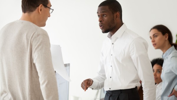 11 Funny Yet Polite Comebacks To Encounter Rude People - Boldsky.com