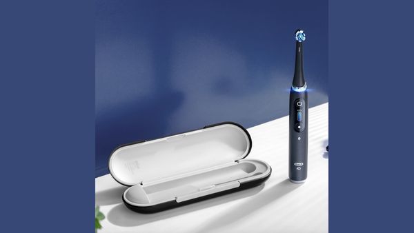 What Is A Smart Toothbrush? Is It Better Than A Normal Toothbrush ...