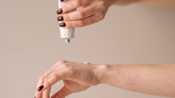 Dry, Ashy Elbows: Five Ingredients To Look For When Buying The Right ...