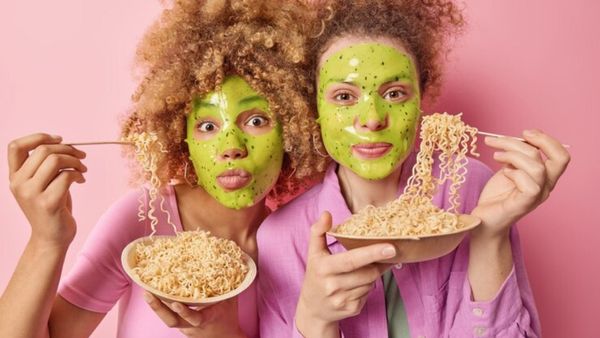 Two 2-Ingredient Face Masks For Dry Skin - Boldsky.com