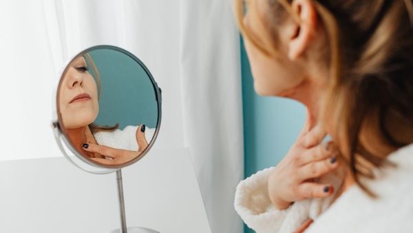 Do You Have Neck Acne? Here's How You Can Get Rid Of It! - Boldsky.com