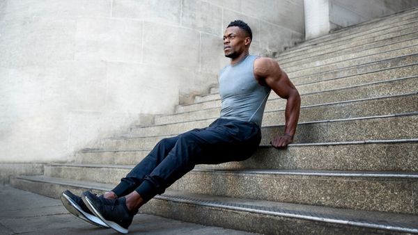 Stairs Exercises That Help Promote Healthy Weight Loss - Boldsky.com