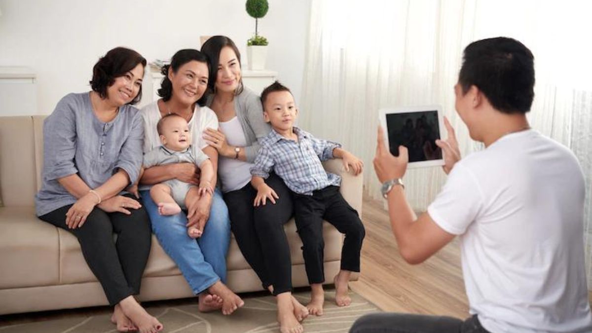 How To Set Boundaries With Visitors When You Have A Baby - Boldsky.com