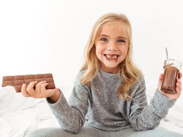 Binge Eating In Children: Signs To Look Out For - Boldsky.com