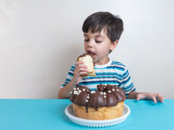 Binge Eating In Children: Signs To Look Out For - Boldsky.com