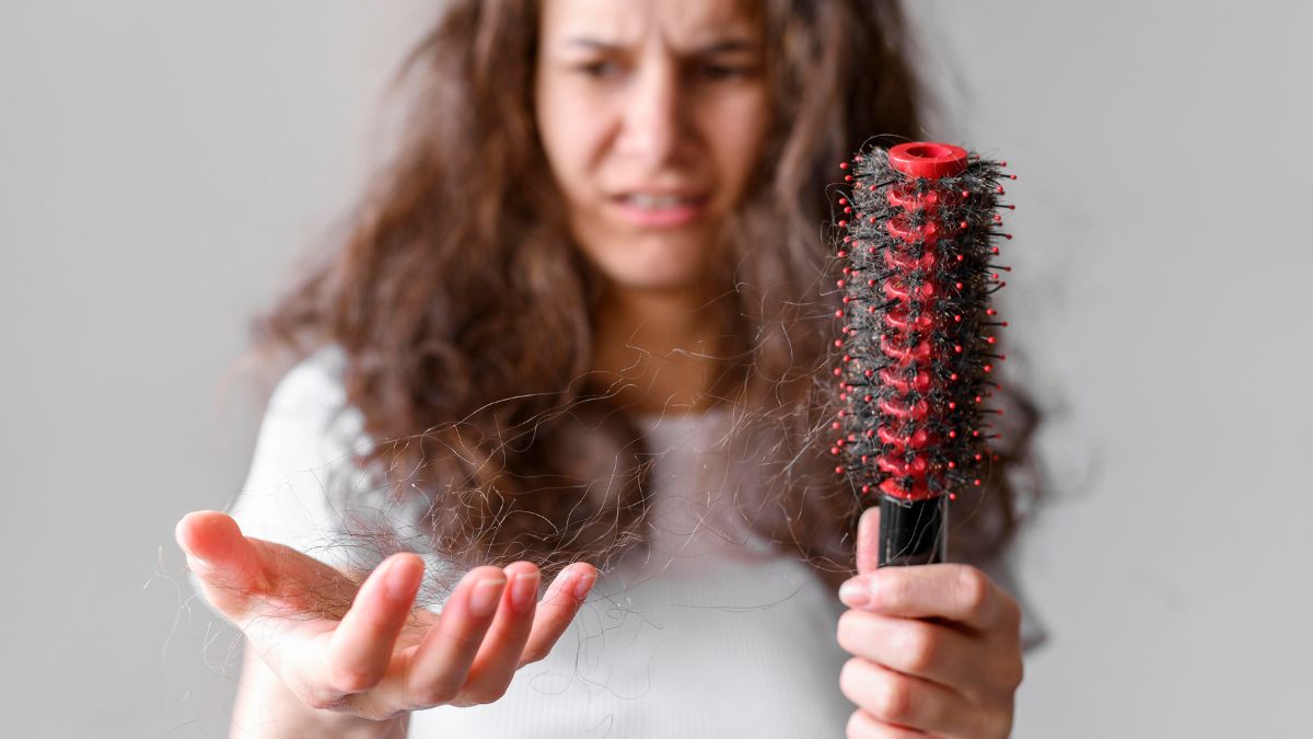 Daily Habits That Cause Hair Fall - Boldsky.com