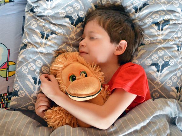 Parenting Tips: Ways To Wake Up Kids Early The Right Way - Boldsky.com